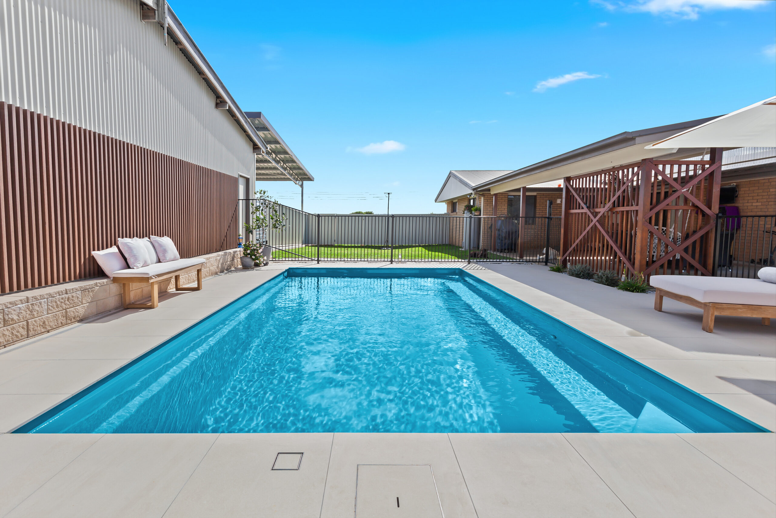 Advanced Colours - Unique Pools & Construction